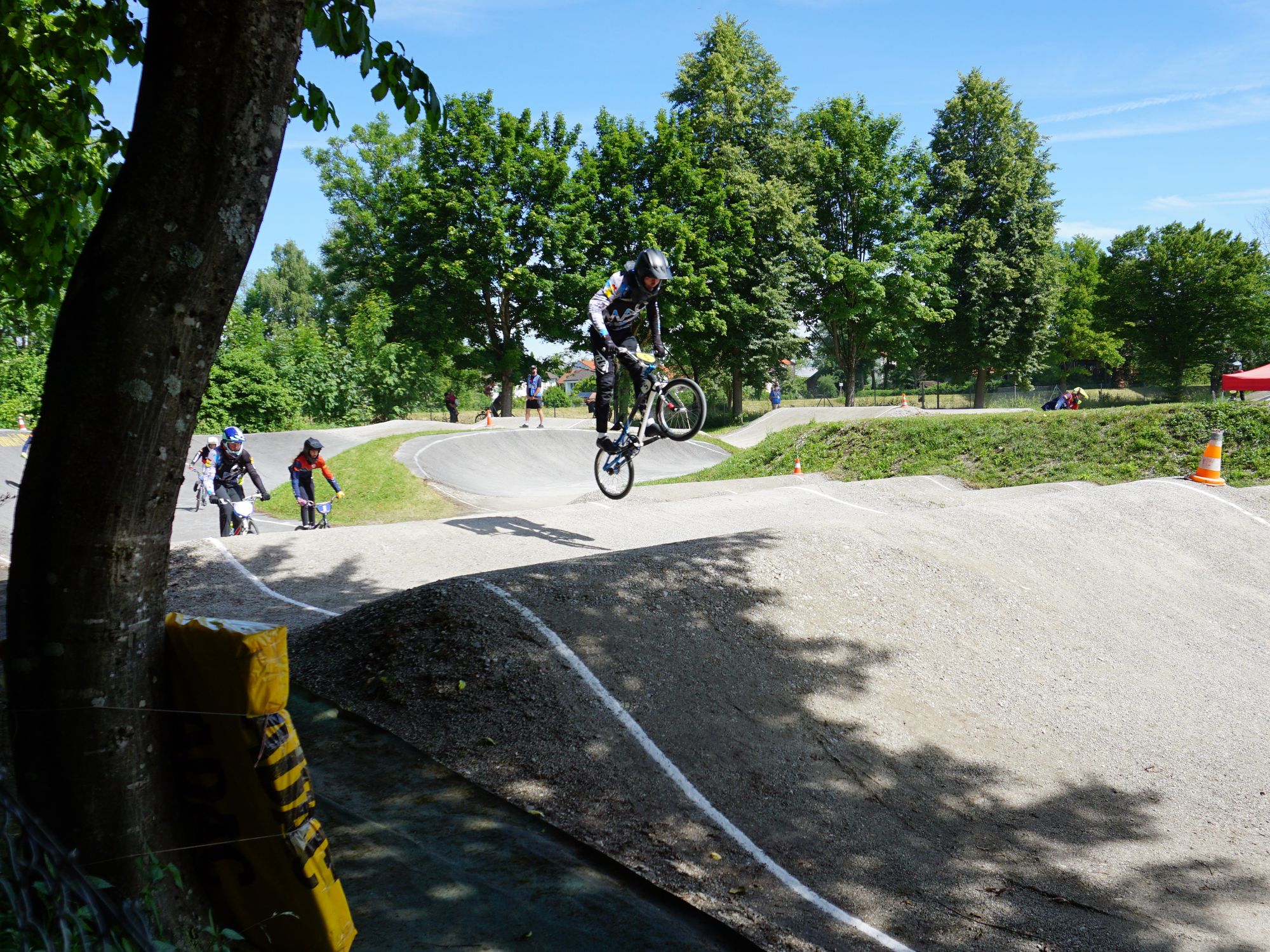 Start in die BMX Saison 2021 kann sich sehen lassen - MAC Koenigsbrunn ...